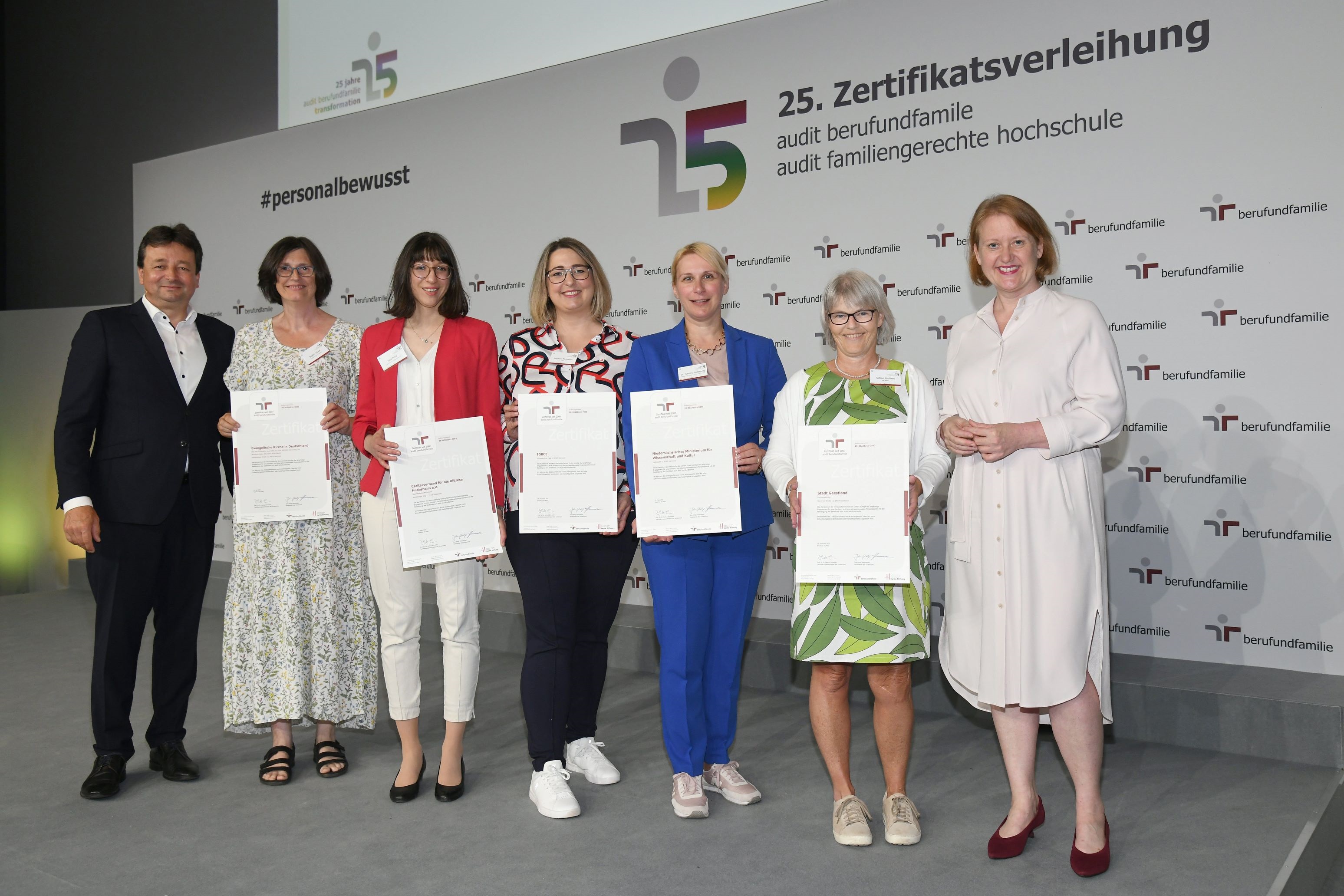 Stadt Geestland erhält Zertifikat "berufundfamilie"